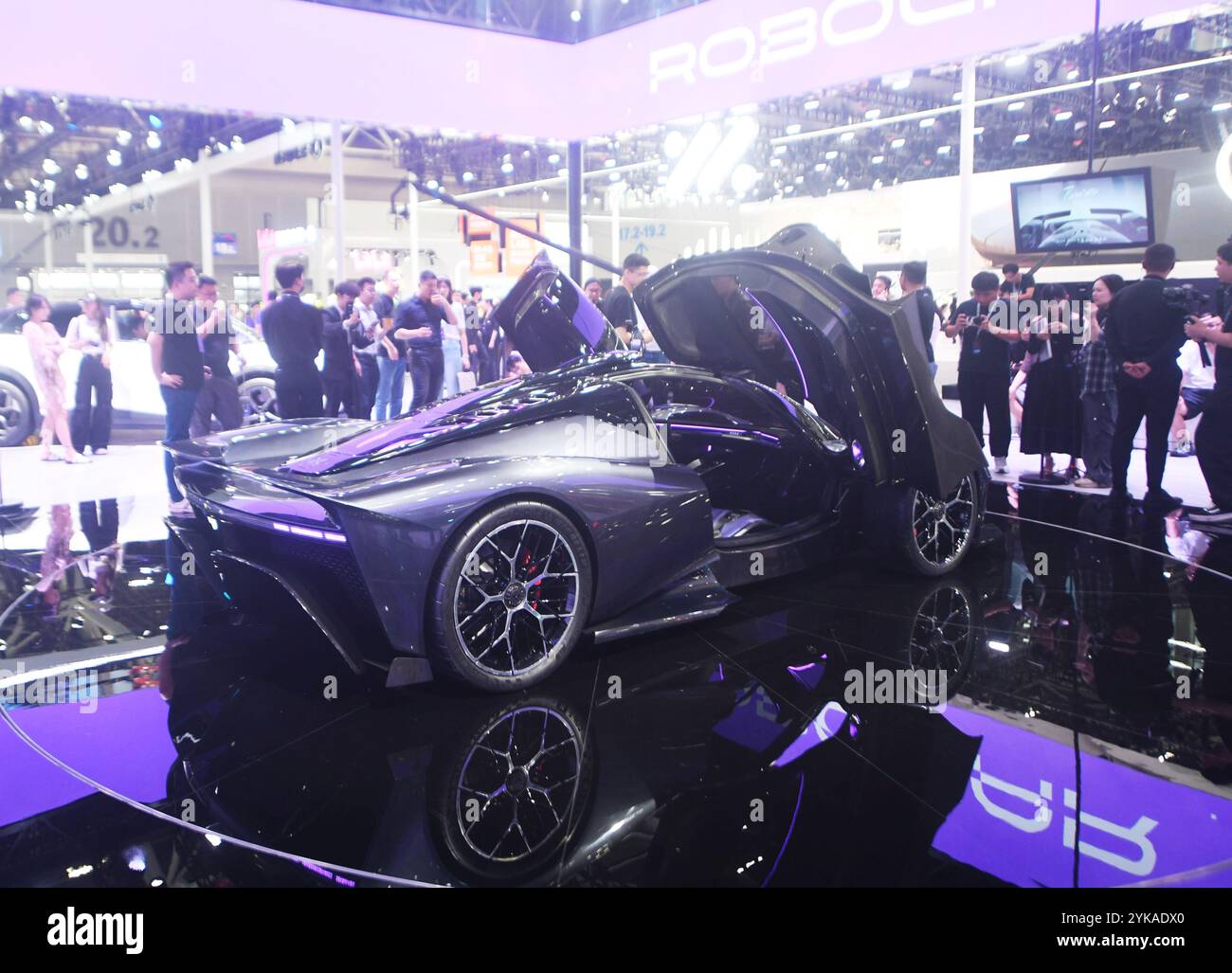 Robo x hi-res stock photography and images - Alamy