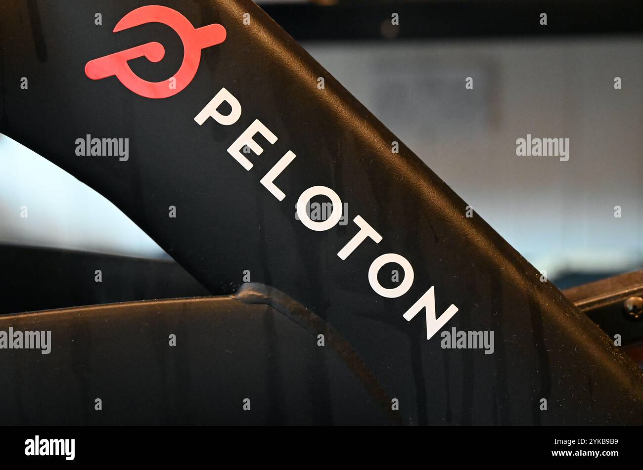 Bike peloton hi-res stock photography and images - Alamy