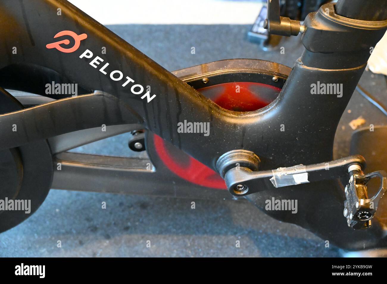 Peloton bike at home hi-res stock photography and images - Alamy