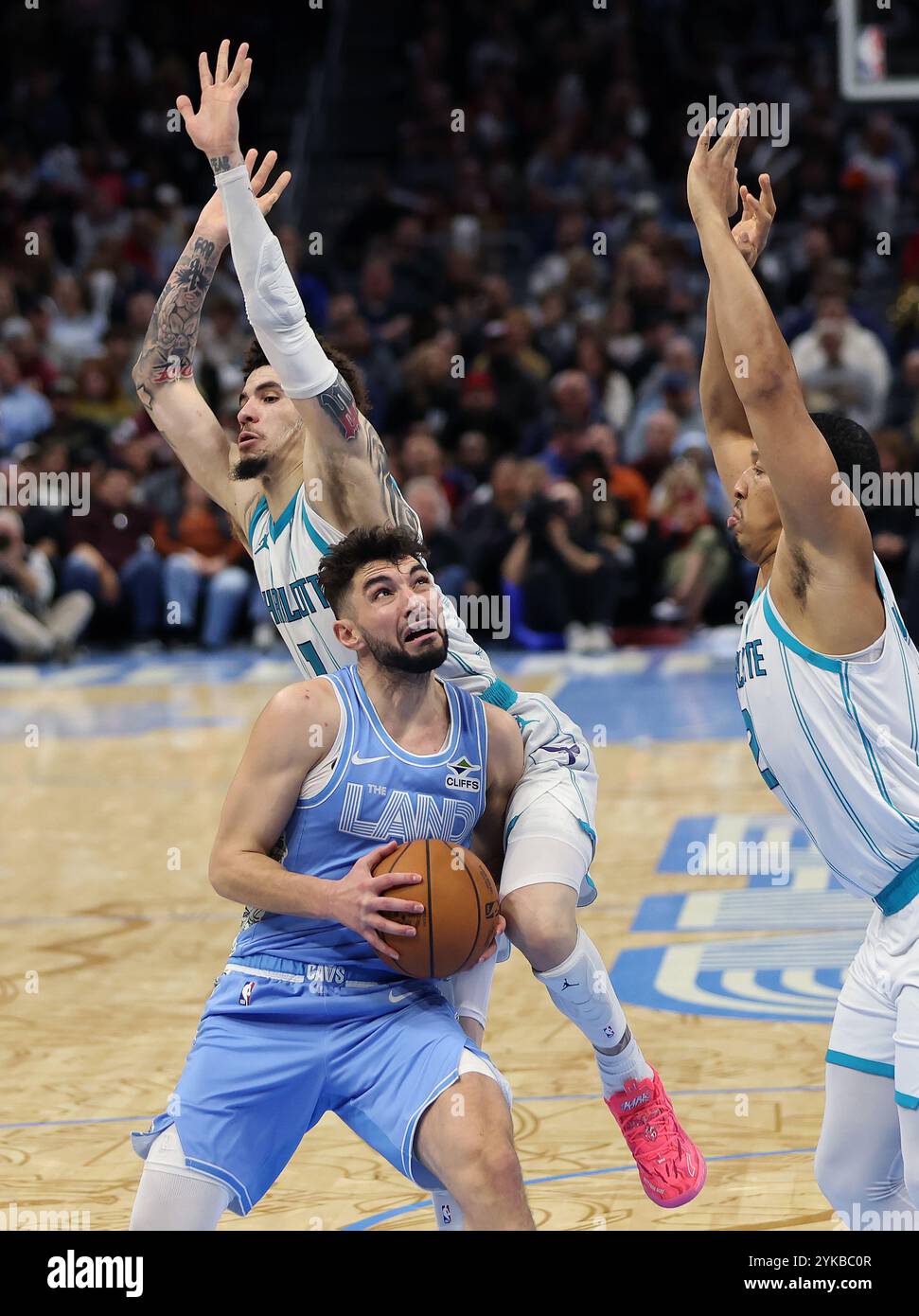 Lamelo ball hornets hi-res stock photography and images - Alamy