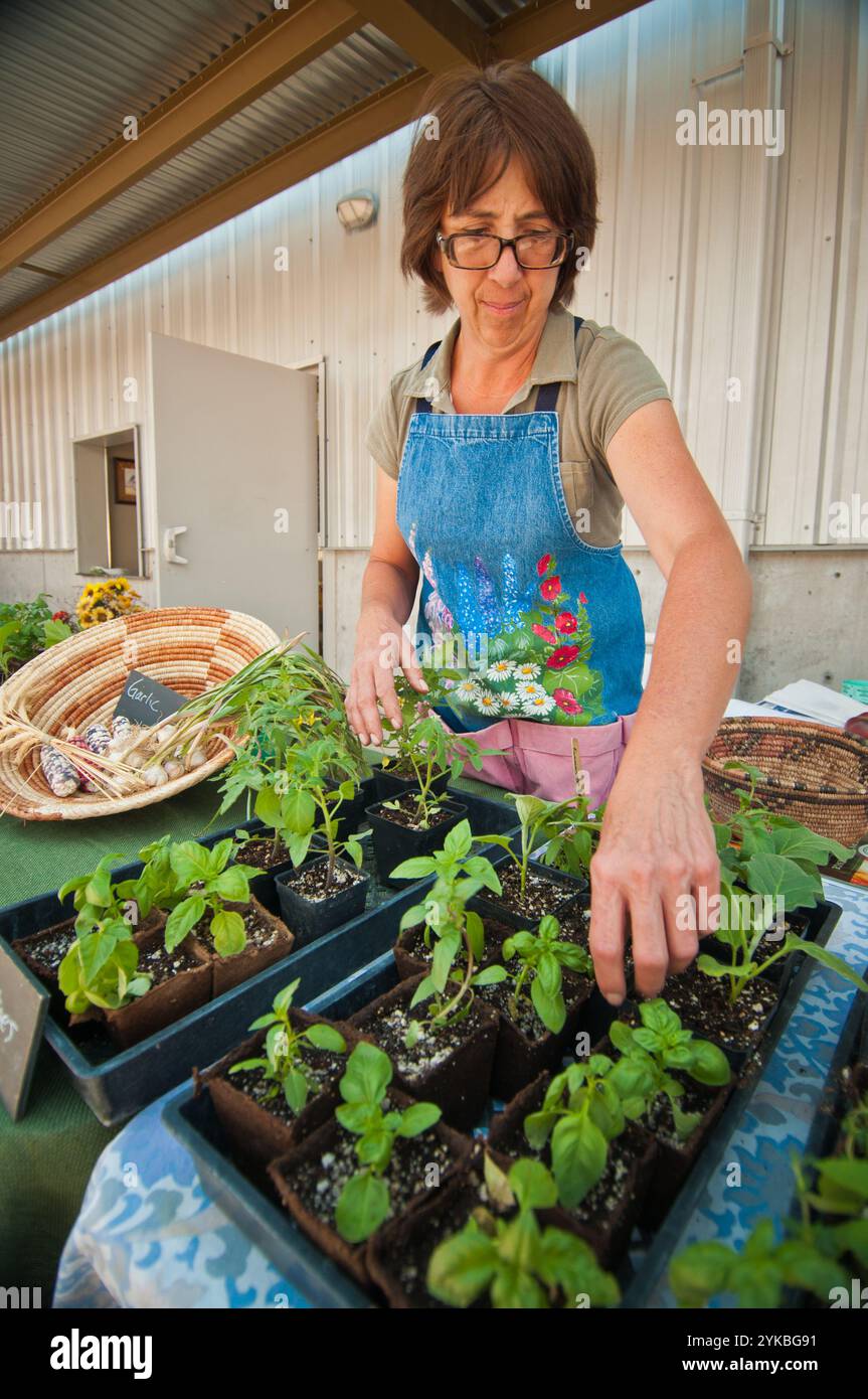 Encouraging growers hi-res stock photography and images - Alamy