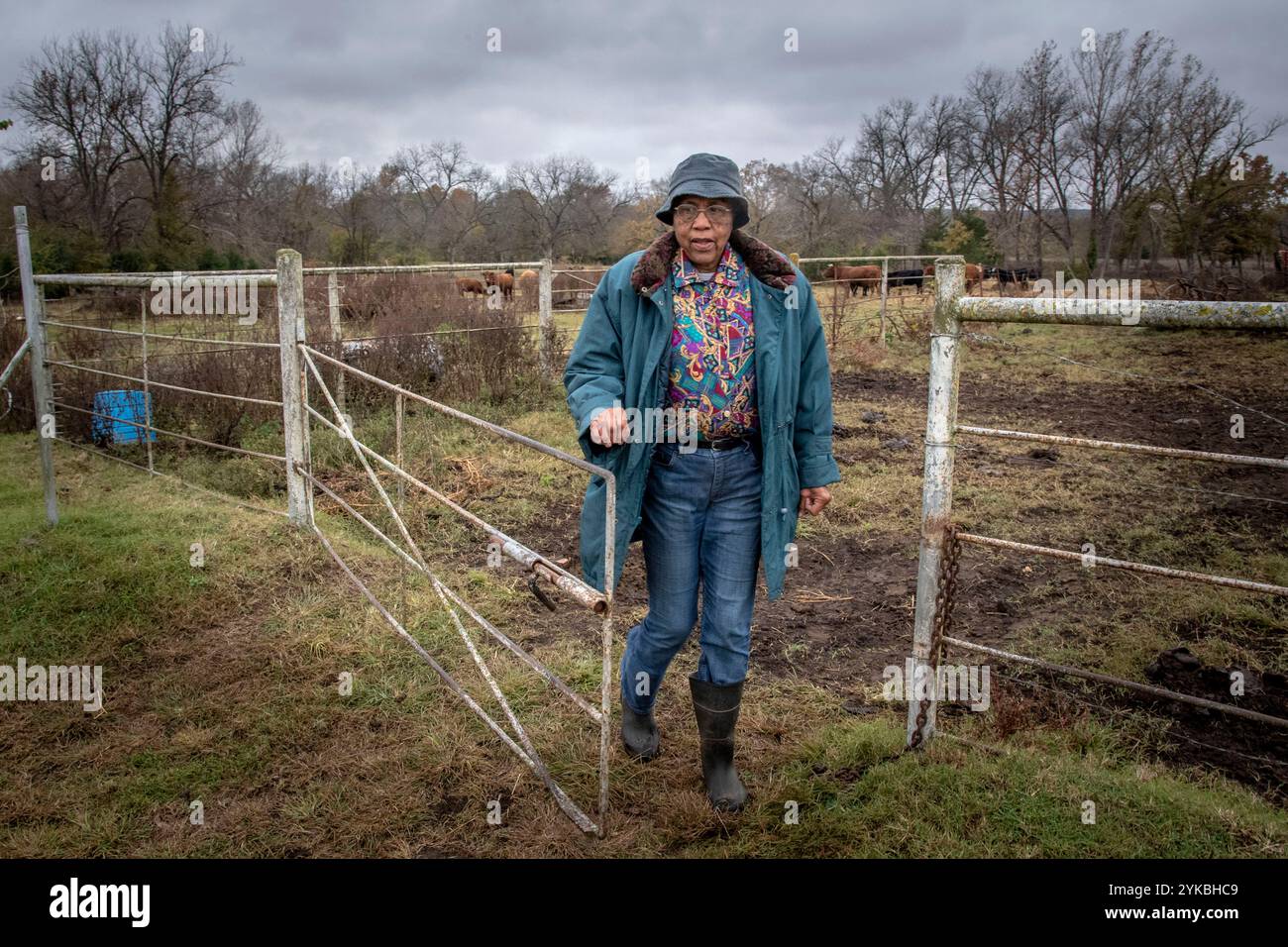 Native american women in government hi-res stock photography and images ...