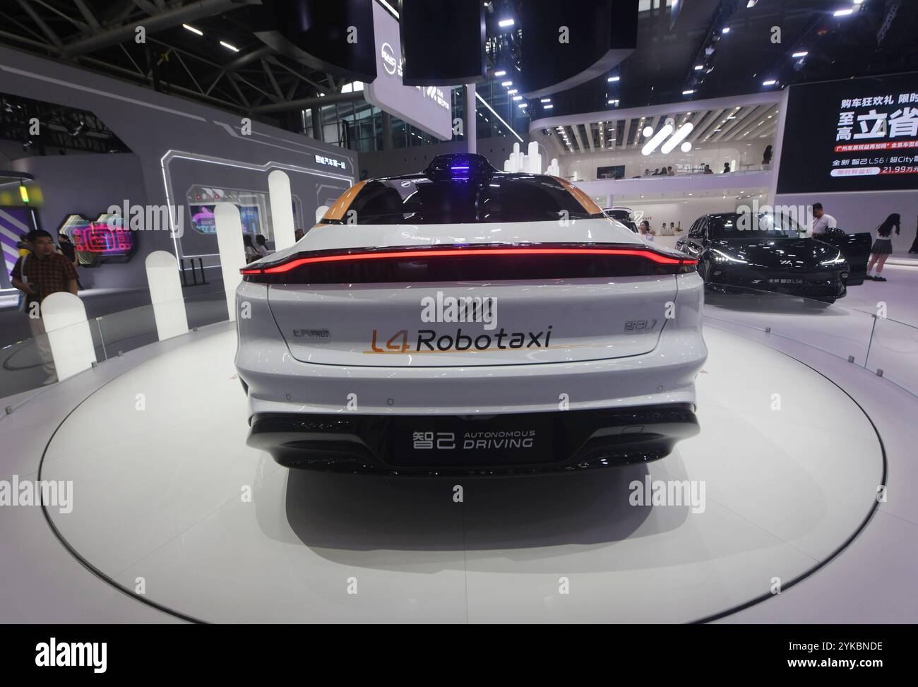 Guangzhou, China. 18th Nov, 2024. GUANGZHOU, CHINA - NOVEMBER 15, 2024 - An IM L4 driverless ...