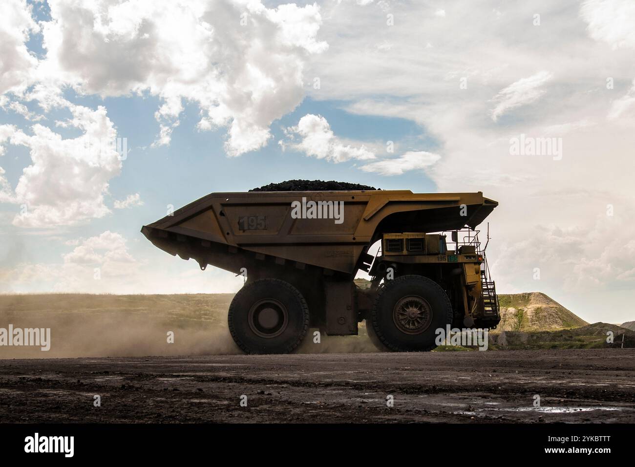 Open pit coal mine, in the Thunder Basin National Grassland, near ...