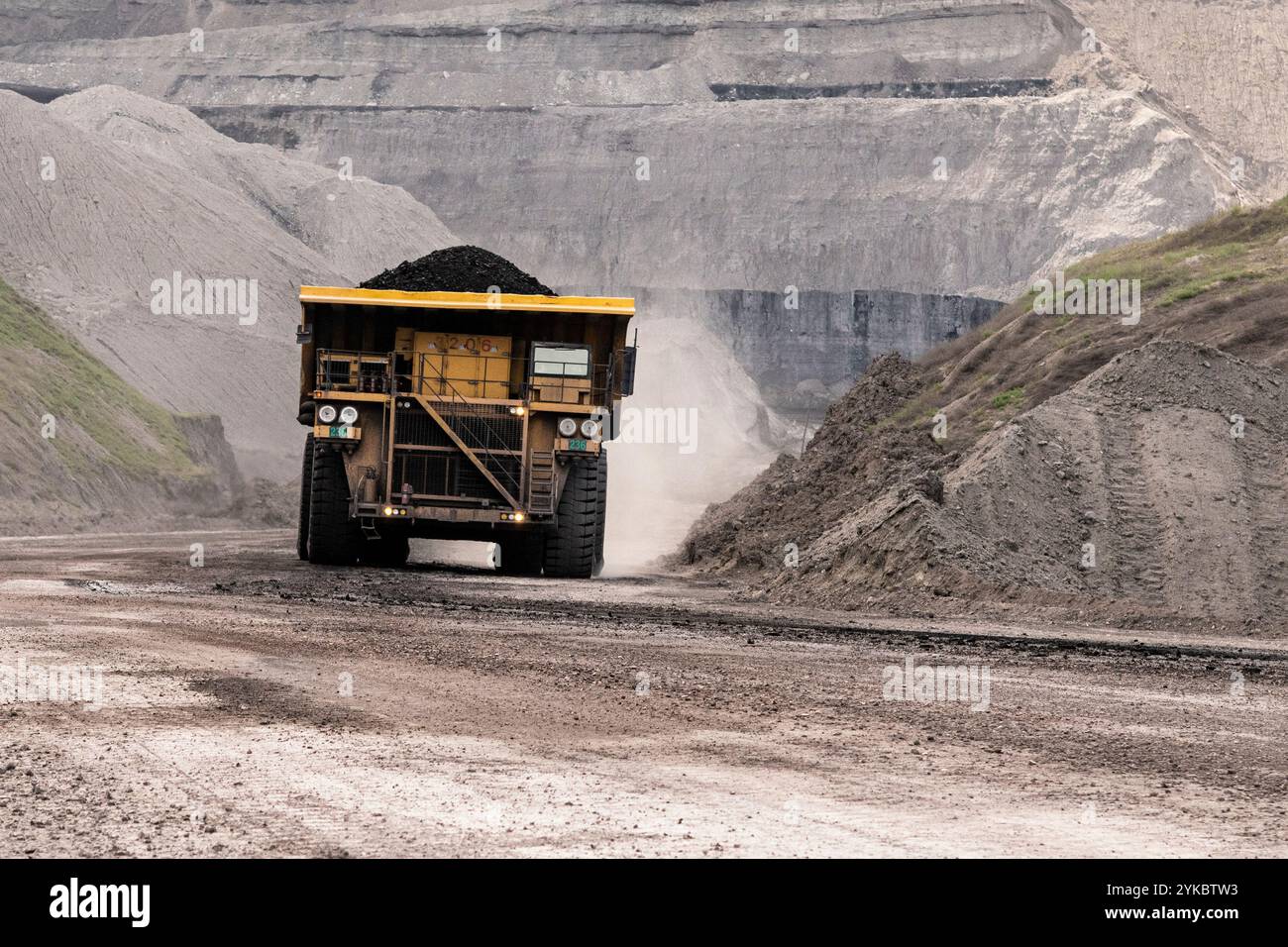 Open pit coal mine, in the Thunder Basin National Grassland, near ...