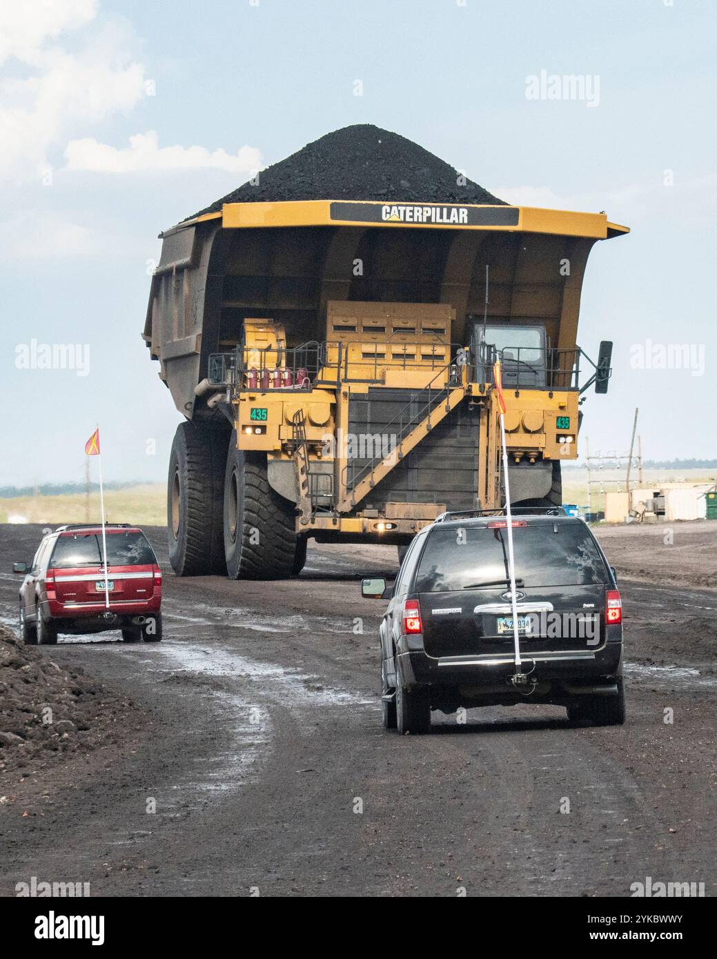 Open pit coal mine, in the Thunder Basin National Grassland, near ...