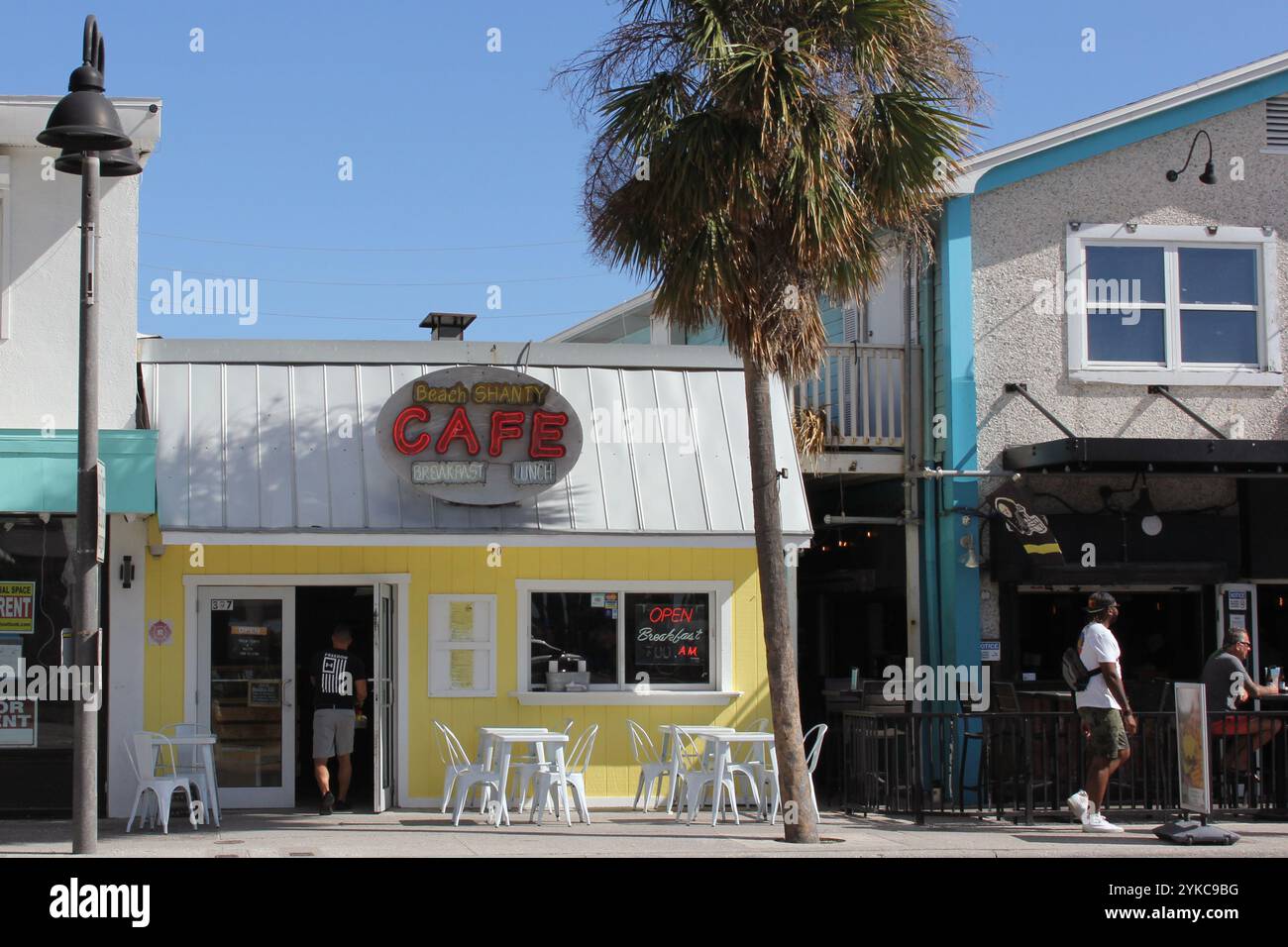 Florida beach town along coastline hi-res stock photography and images ...