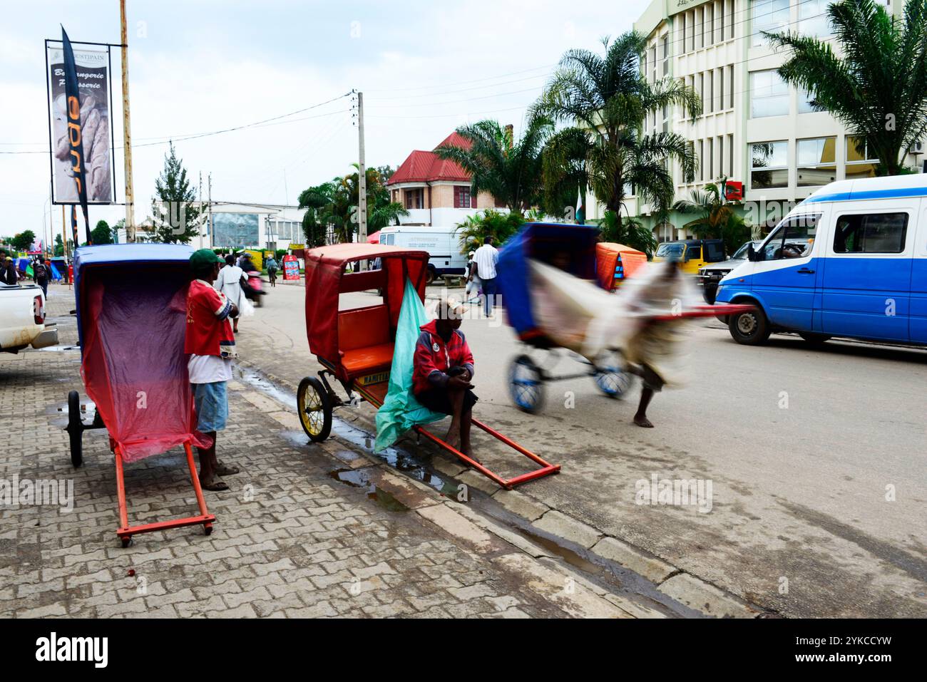 Pousse pousse in antsirabe hi-res stock photography and images - Alamy