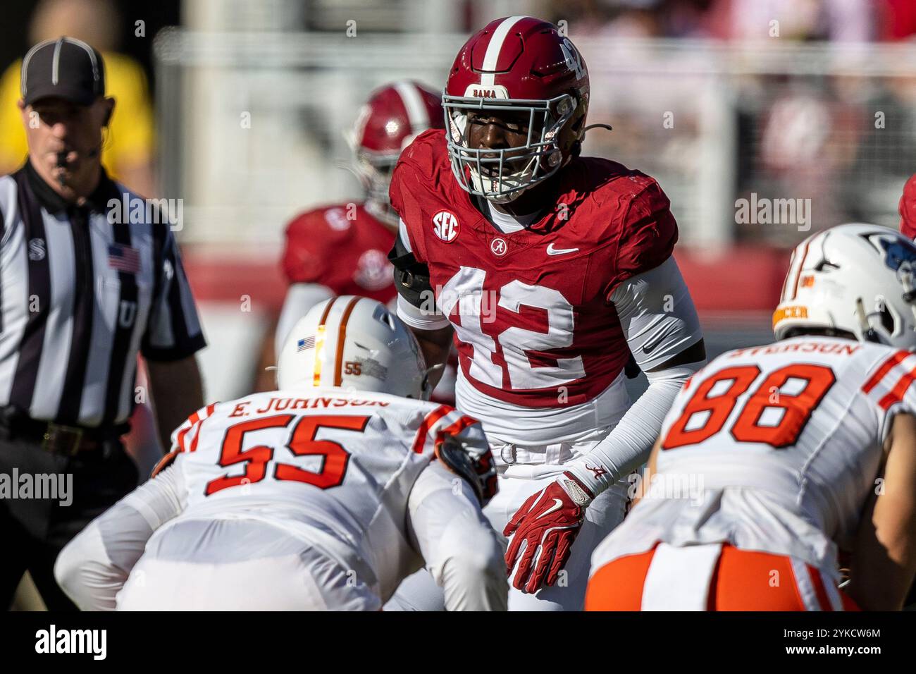Alabama linebacker Yhonzae Pierre (42) lines up against Mercer during ...