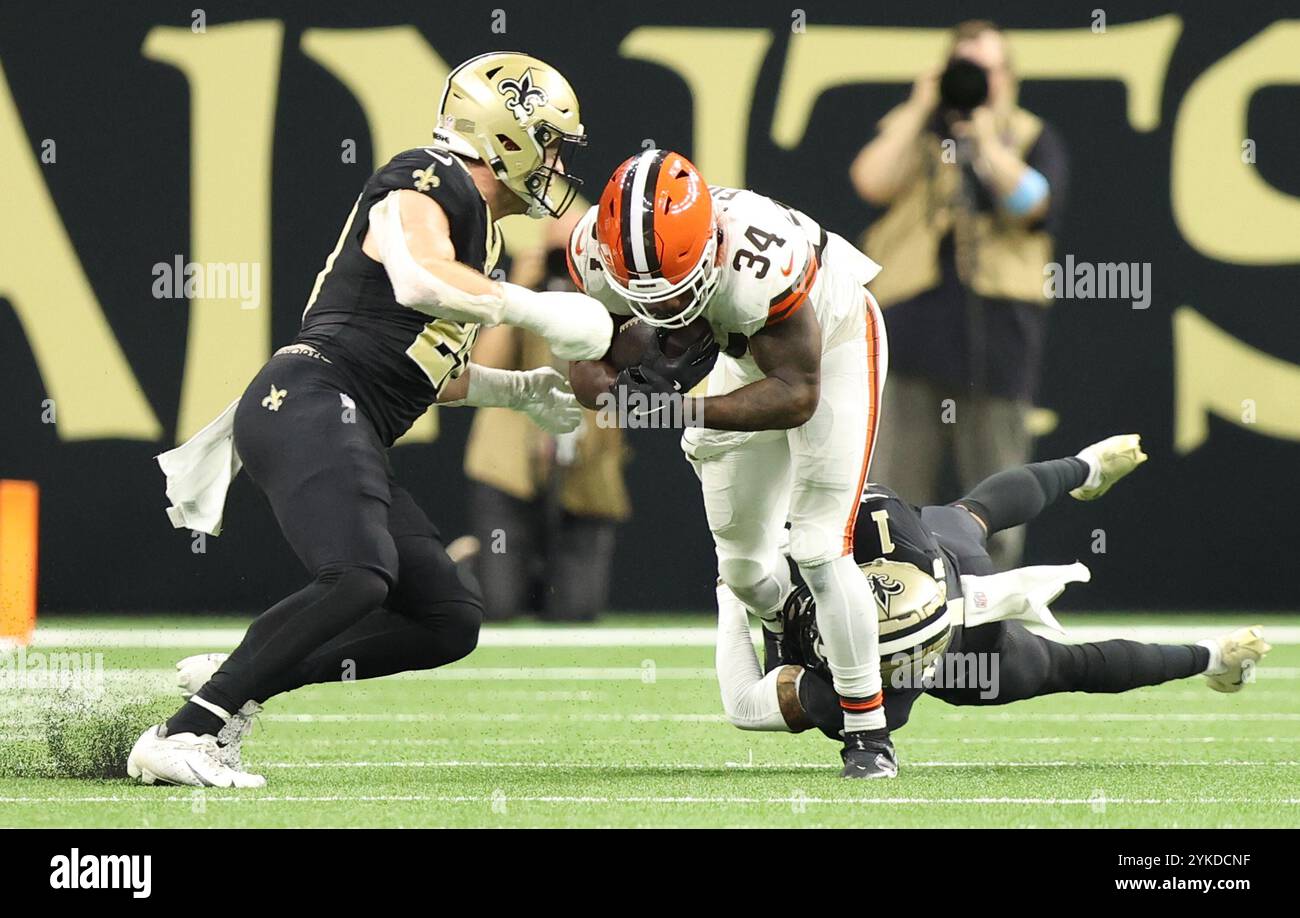 New Orleans Saints linebacker Pete Werner (20) and cornerback Alontae ...