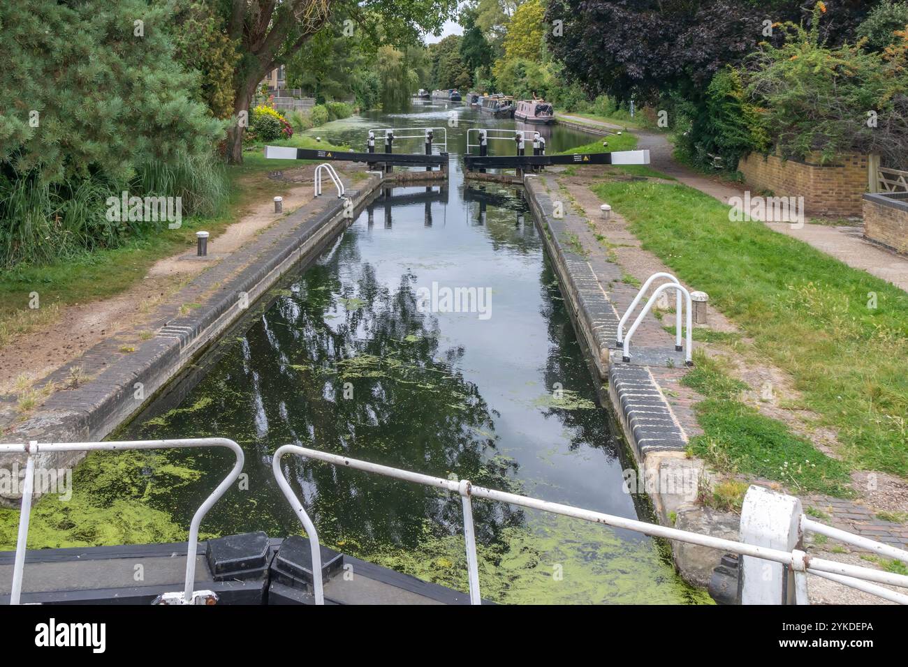 Uxbridge lock grand union canal hi-res stock photography and images - Alamy
