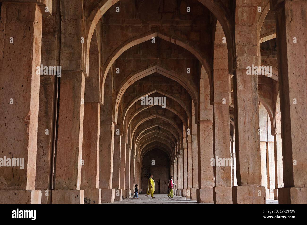 Corridor and archways in the Jami Masjid in Mandu, Madhya Pradesh ...