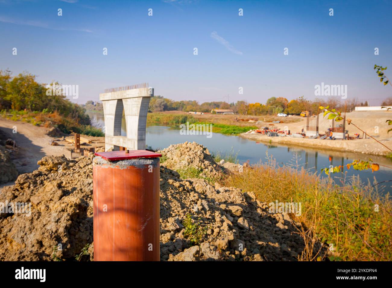 Red metal pole, side device, for determine level of bridge, 4 points ...
