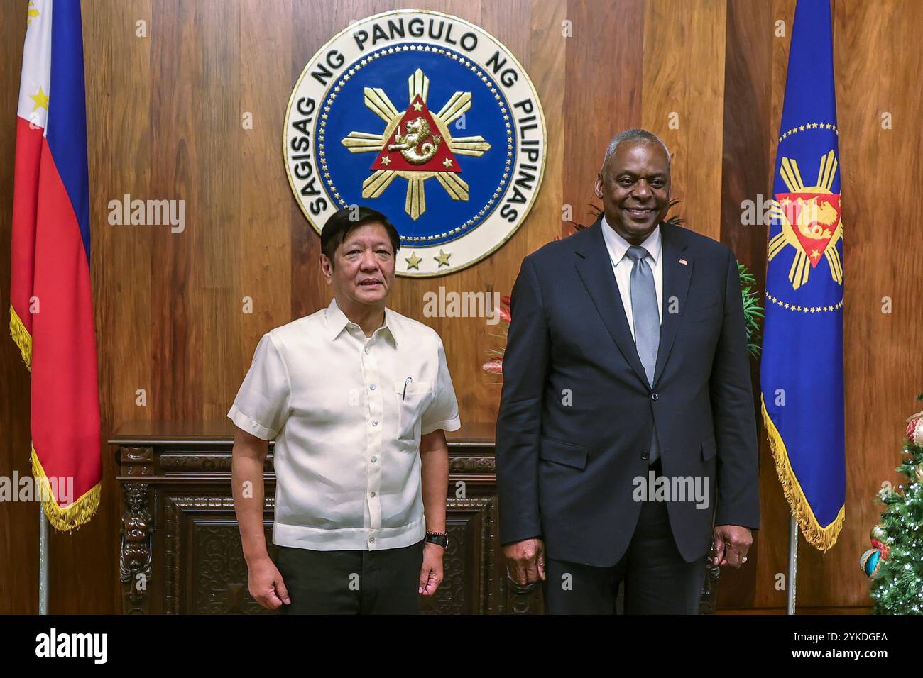 U.S. Defense Secretary Lloyd Austin, right, and Philippine President ...