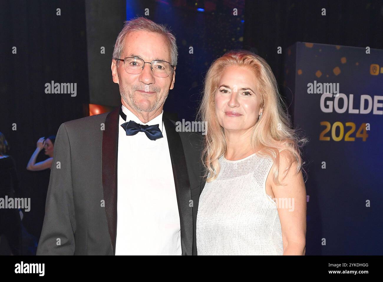 Matthias Platzeck und seine Ehefrau Jeanette Jesorka bei der Verleihung "Die Goldene Henne" am ...
