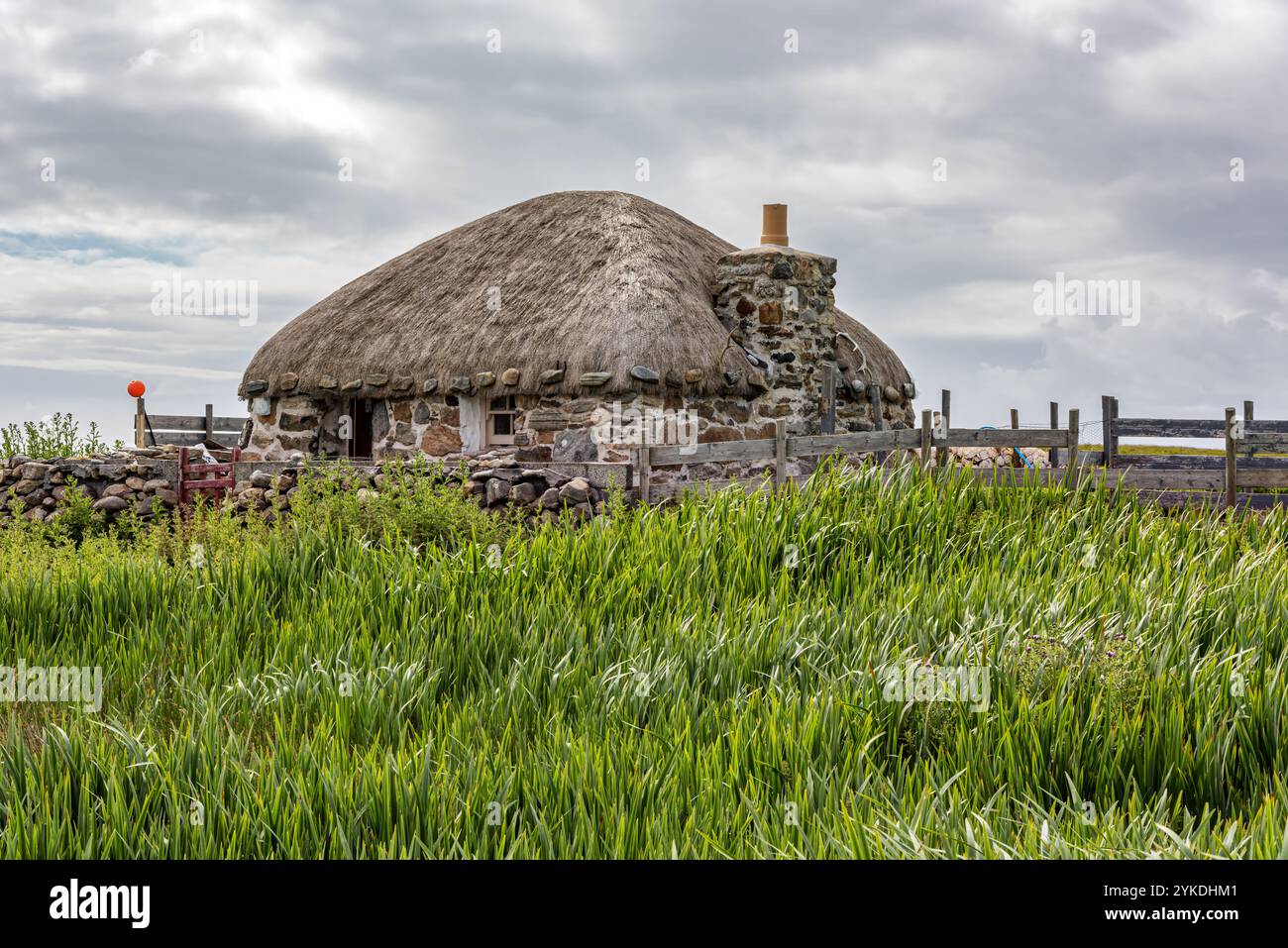 Black house at Carinish on the Isle of North Uist Stock Photo - Alamy