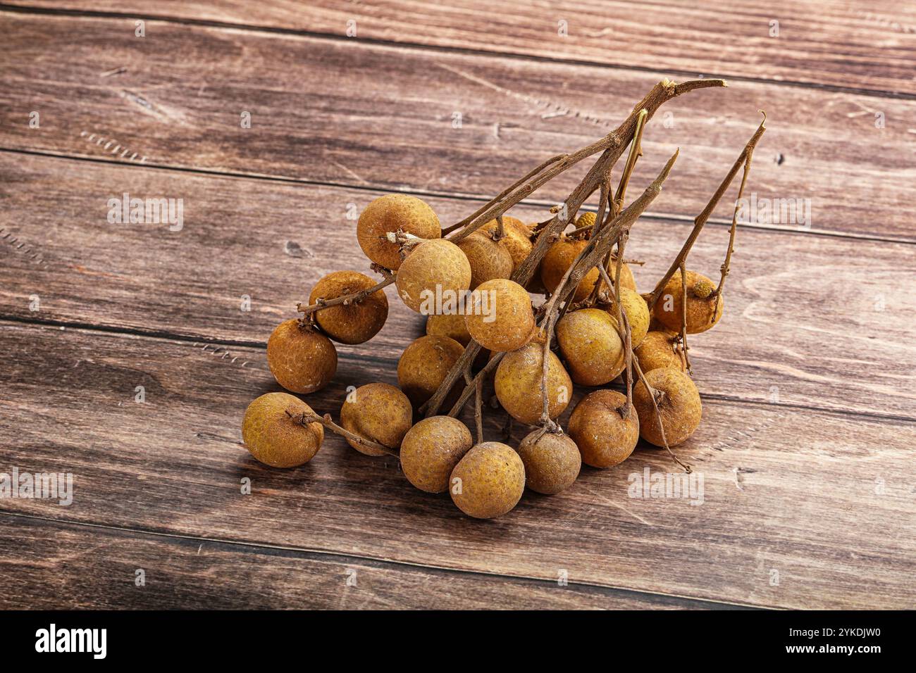 Ripe sweet tropical exotic Longan fruit Stock Photo - Alamy
