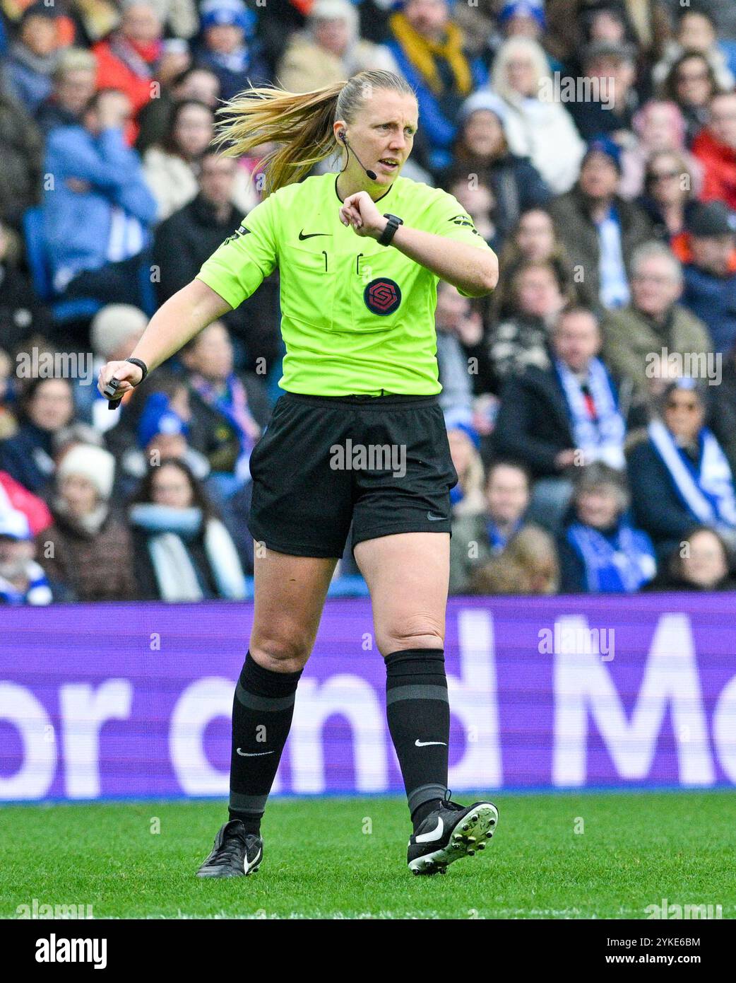 Referees referee football soccer women hi-res stock photography and ...