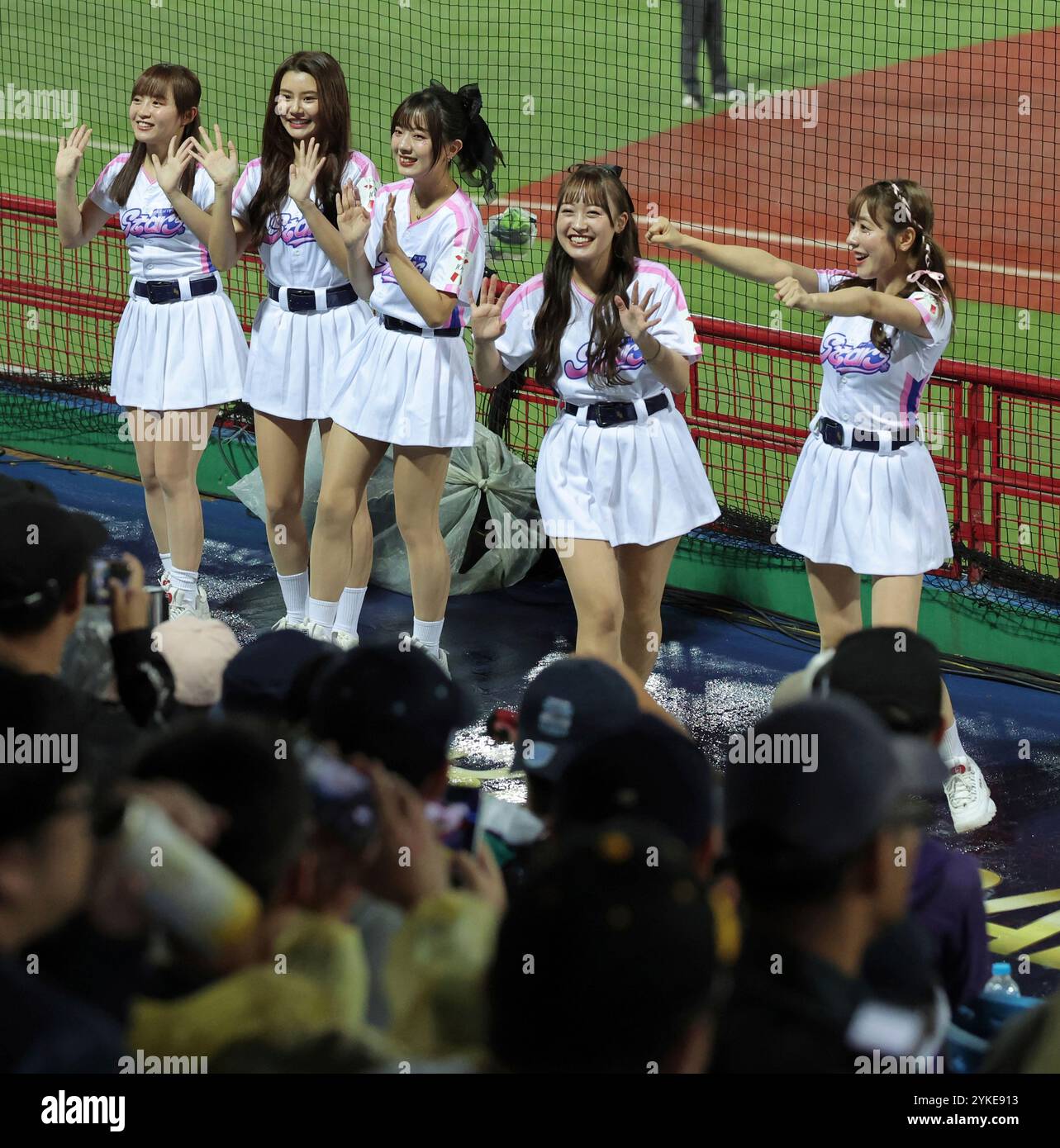 The Taiwanese professional baseball team's cheer dancers perform with ...