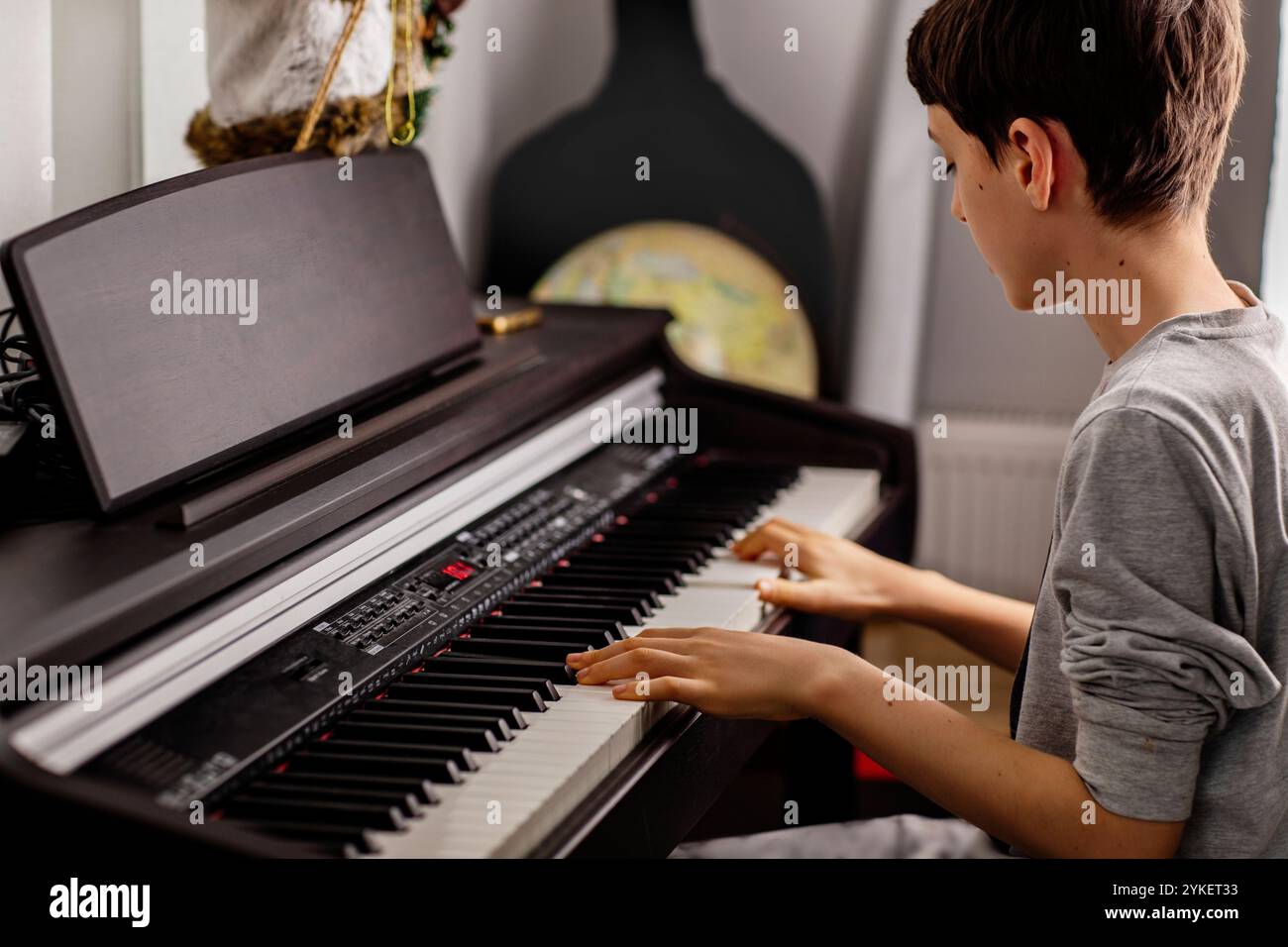 Piano side view with keys hi-res stock photography and images - Alamy
