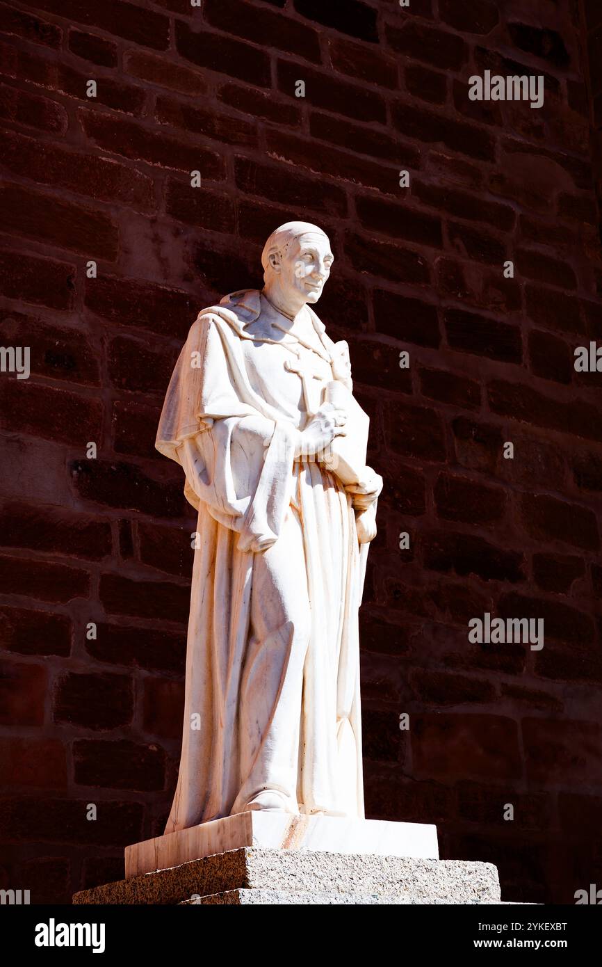 Statue of Santo Tomas in Villanueva de los Infantes Stock Photo - Alamy