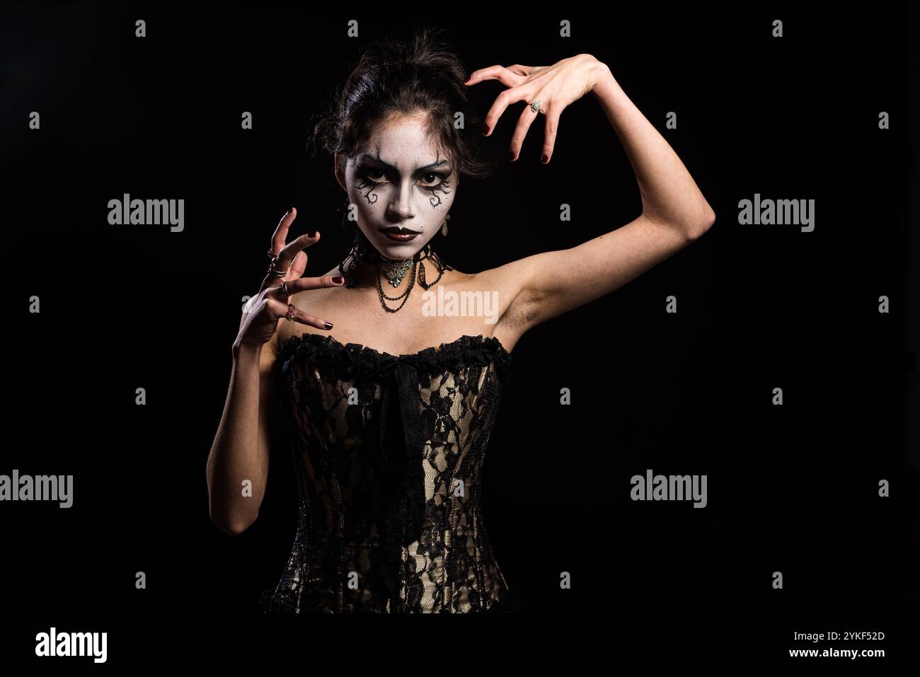 Haunting pose hi-res stock photography and images - Alamy