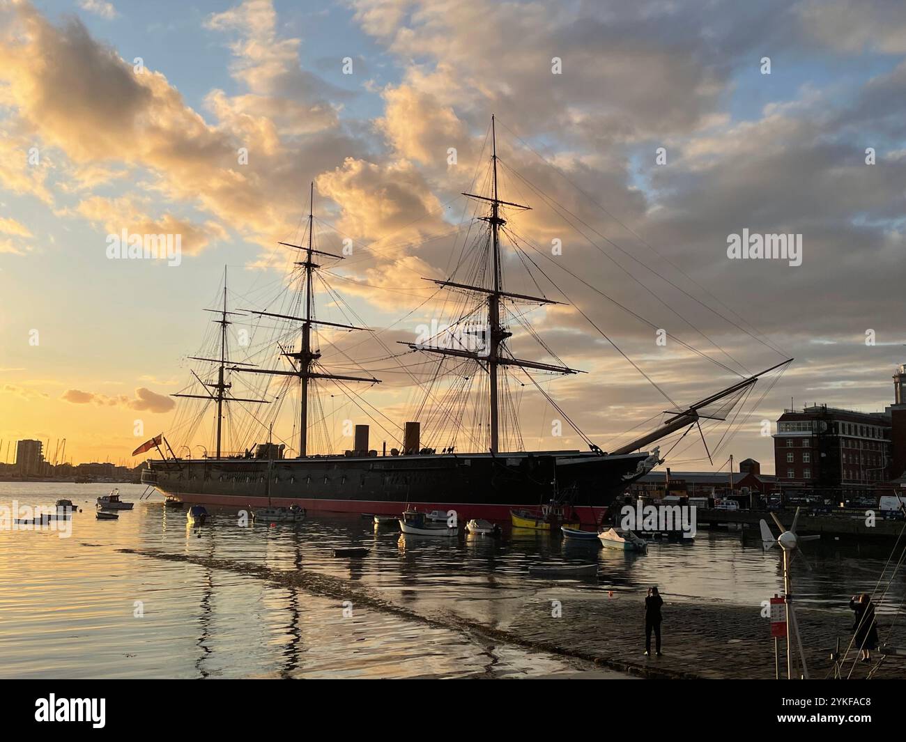 40 gun steam powered armoured frigate hi-res stock photography and ...
