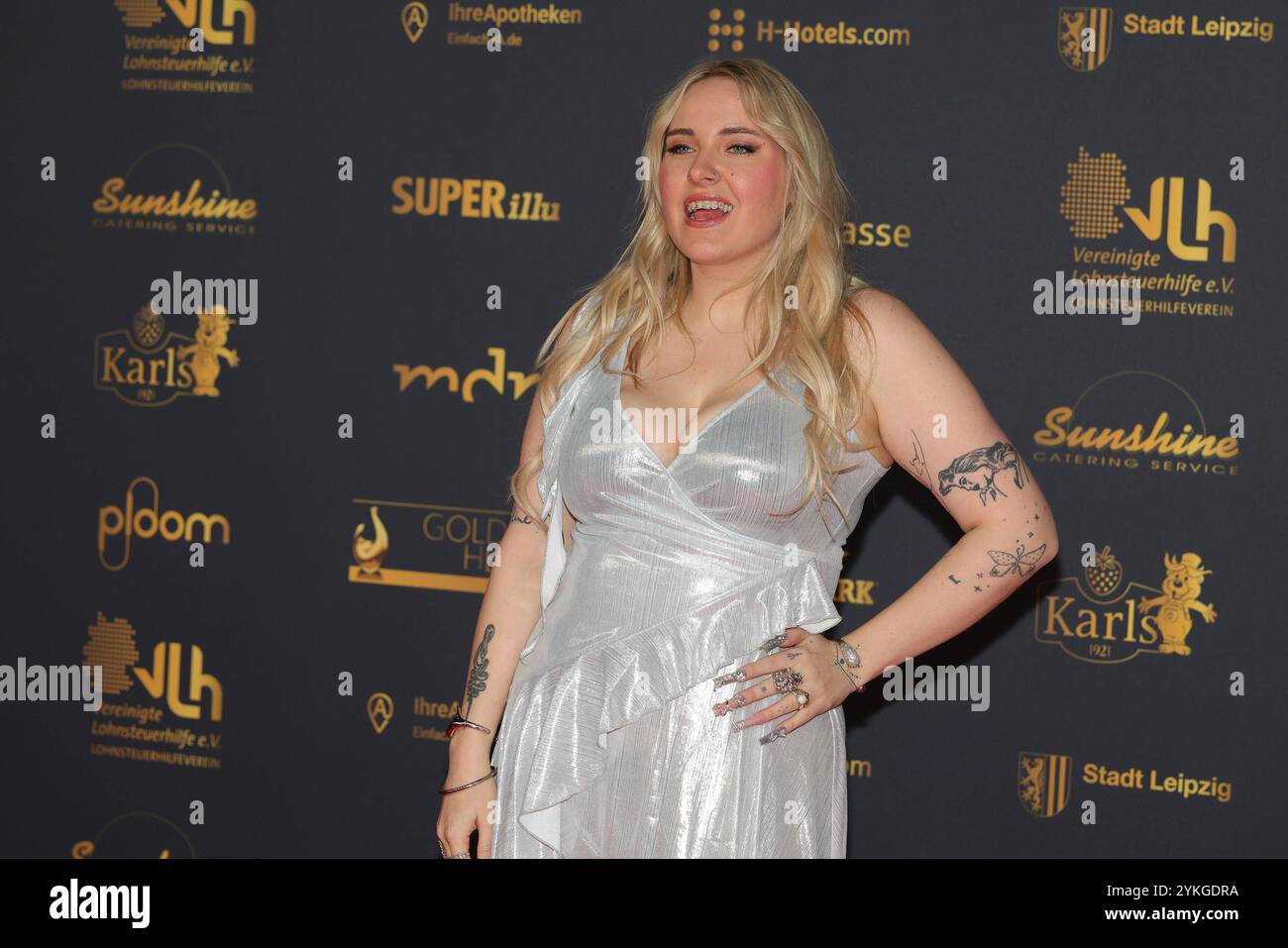 Verleihung der Goldenen Henne 2024 Asdis isländische Sängerin auf dem ...