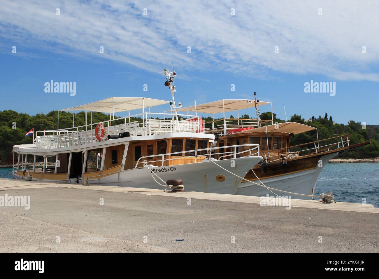 Two boats in the harbor hi-res stock photography and images - Alamy