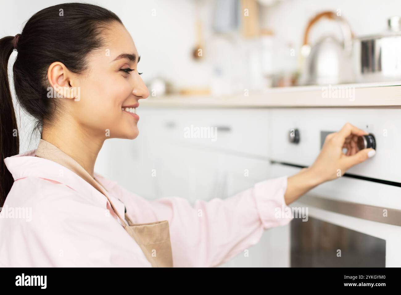 Turn off kitchen gas stove hi-res stock photography and images - Alamy