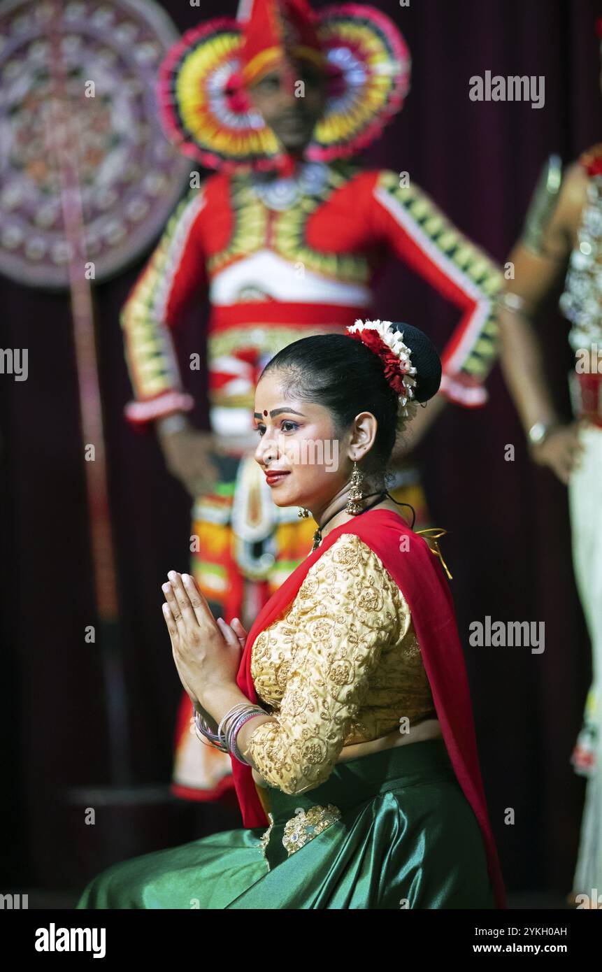 Sri lankan traditional dancer hi-res stock photography and images - Alamy