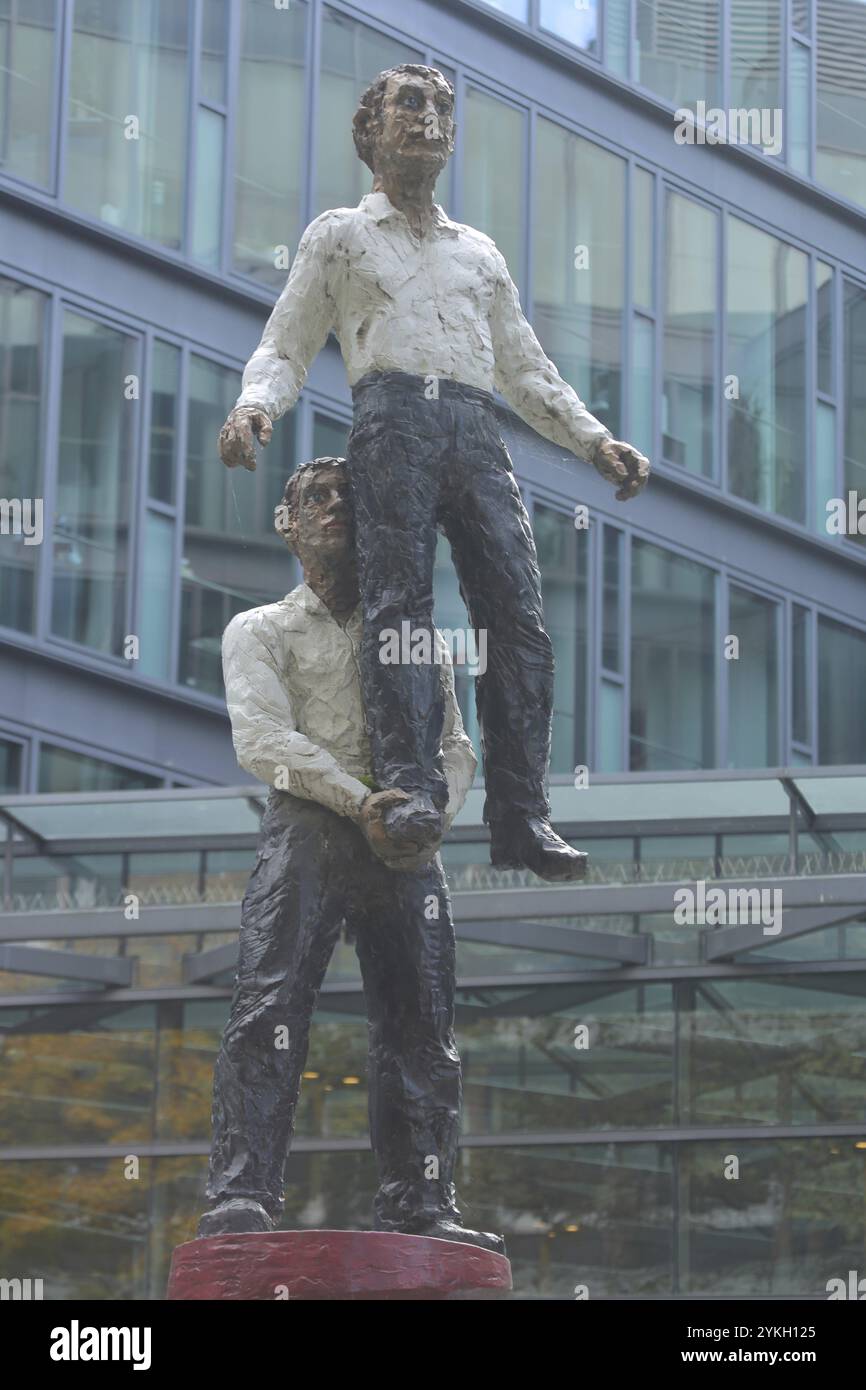 Sculpture Two Men by Stephan Balkenhol 2001, male figure, standing on ...