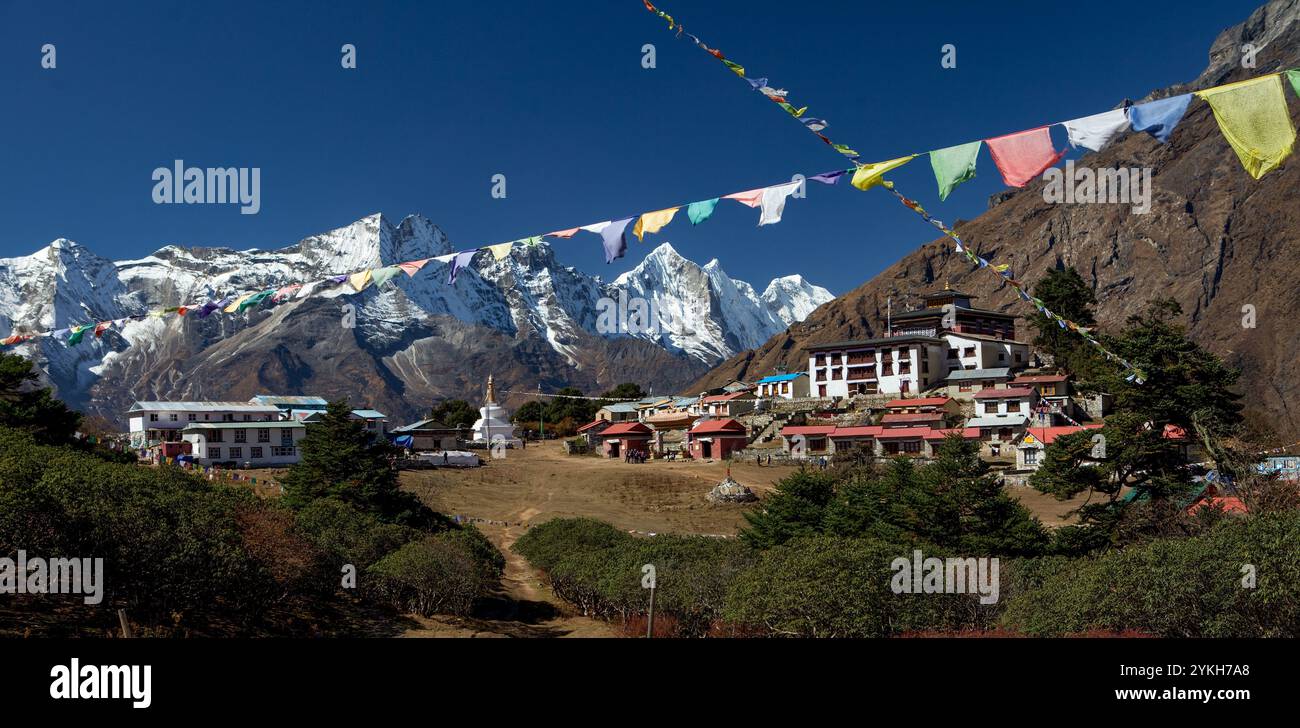 October 2009 WWF Everest Commission - Tengboche Stock Photo - Alamy