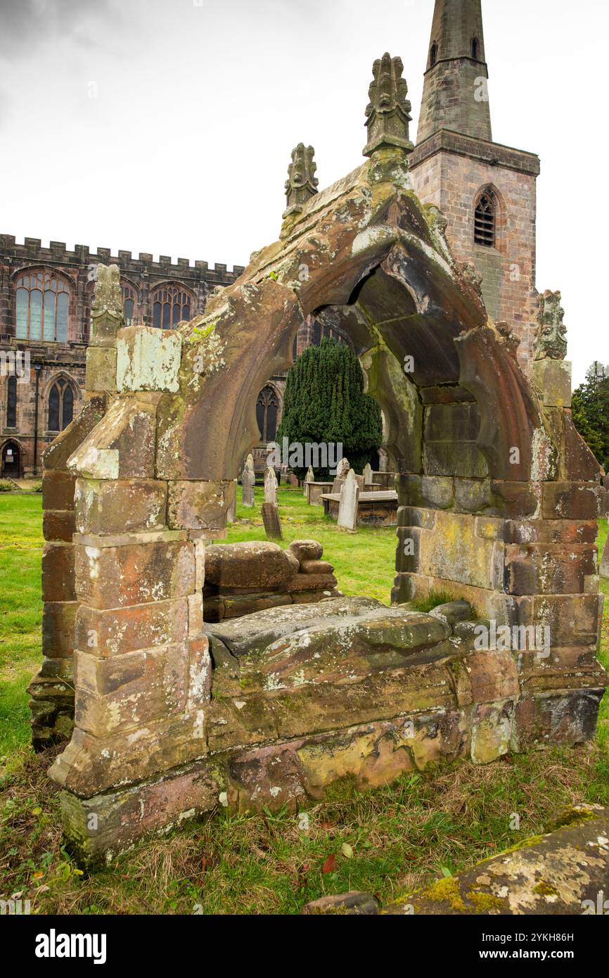 UK, England, Cheshire, Astbury, St Mary’s Churchyard, Ancient Venables ...