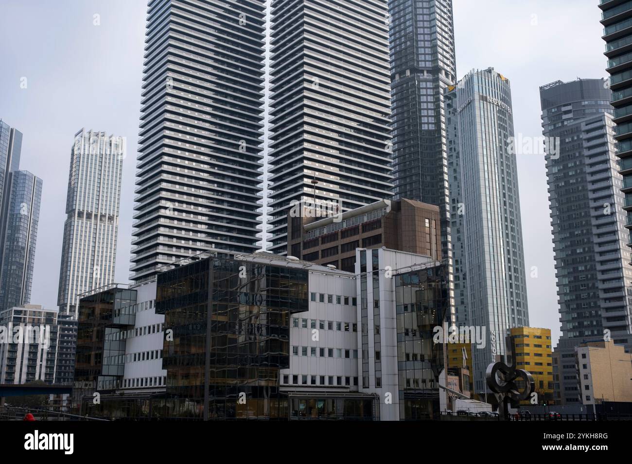 New build high rise apartment buildings at the heart of Canary Wharf ...