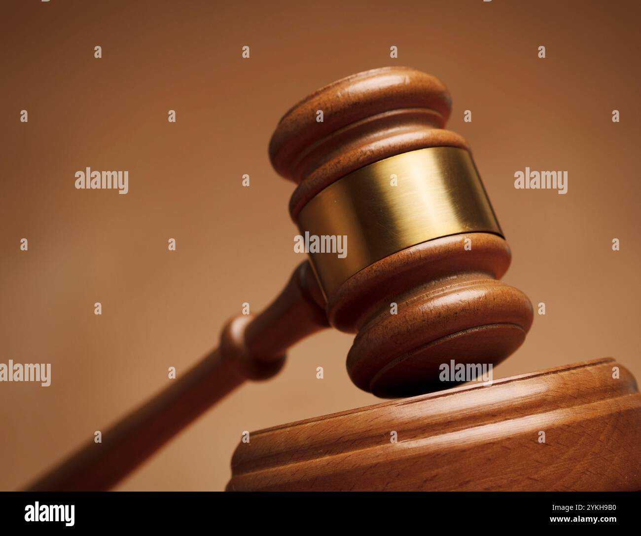 Gavel desk hi-res stock photography and images - Alamy