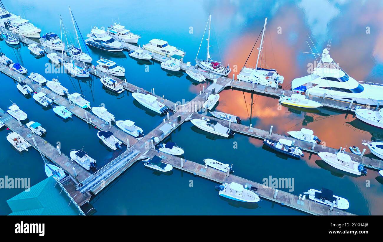Isle of Hope Marina at Savannah Georgia - SAVANNAH, GEORGIA - OCTOBER ...