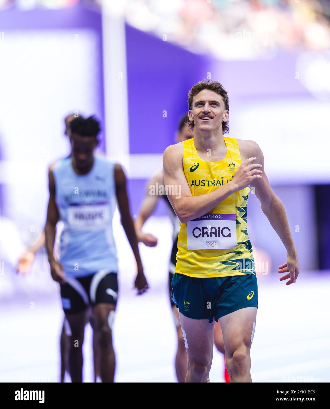 Peyton Craig participating in the 800 meters at the Paris 2024 Olympic ...