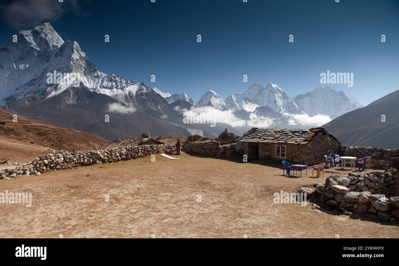 Pheriche valley hi-res stock photography and images - Alamy