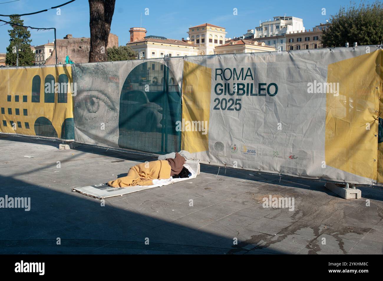 November 07, 2024 - Rome, Italy: Building site under construction for ...