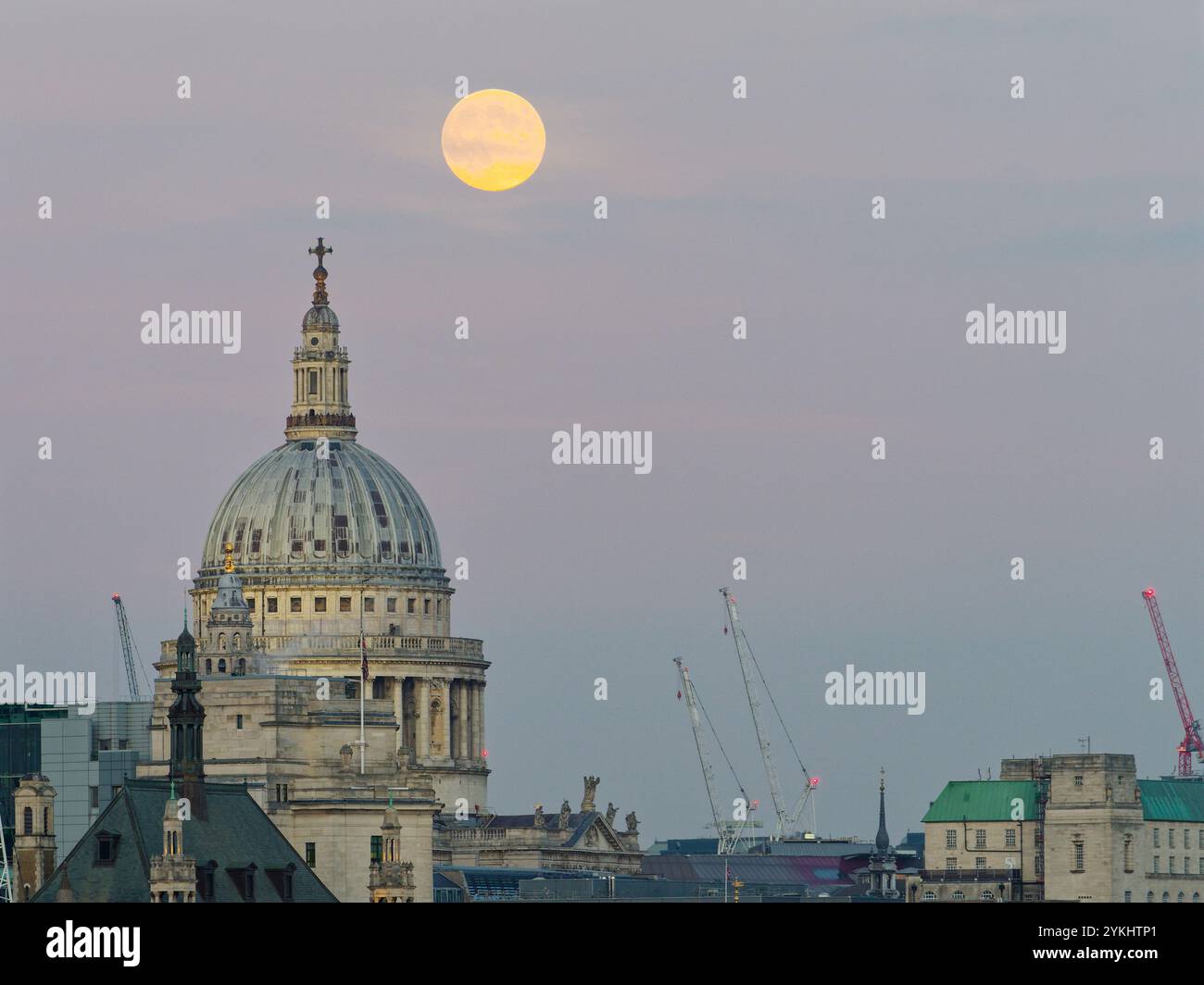 Full Moon, St. Paul's Cathedral, City of London, London, England, UK ...