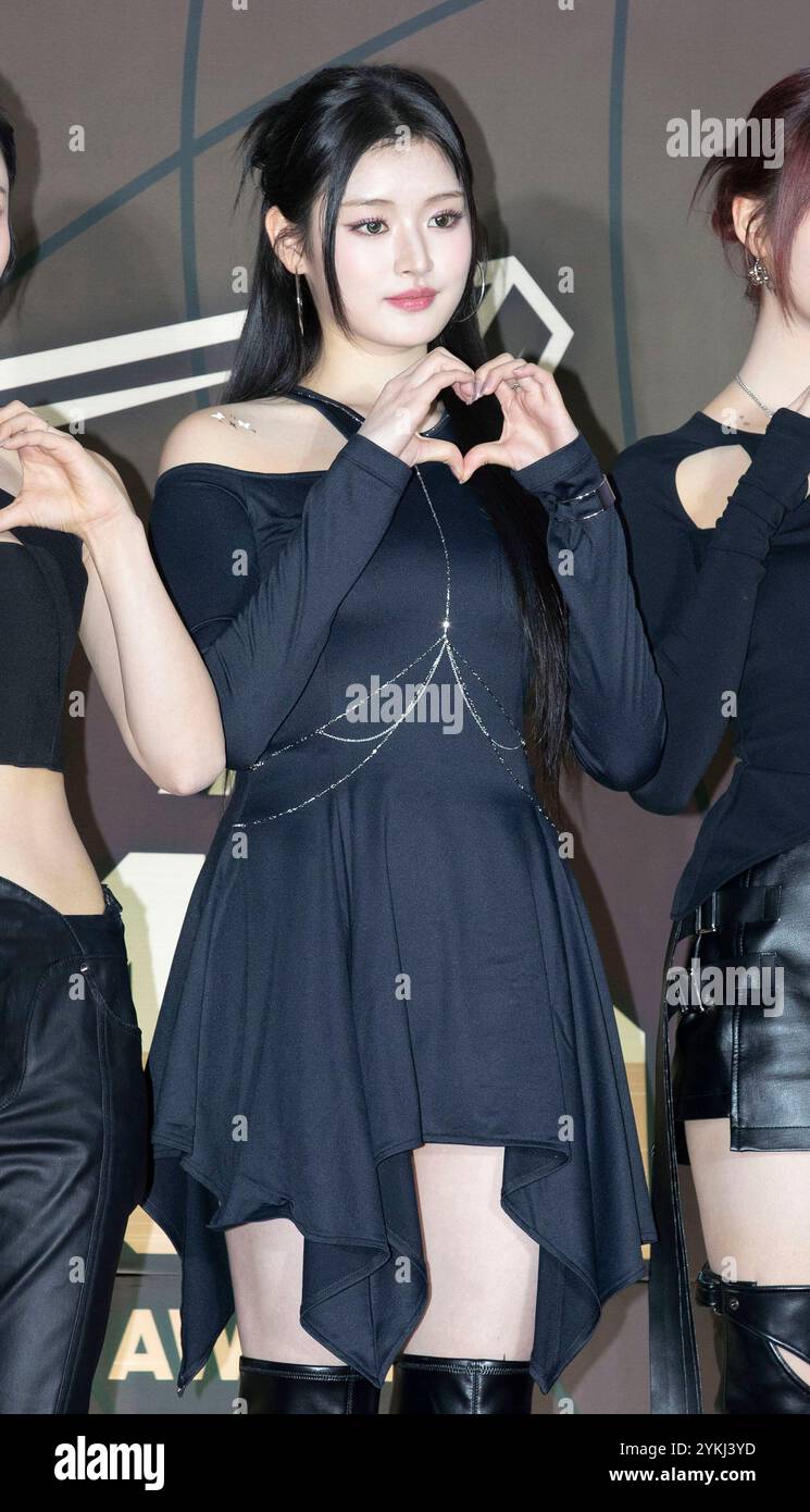 Incheon, South Korea. 17th Nov, 2024. (R to L) Hana, Athena from ...