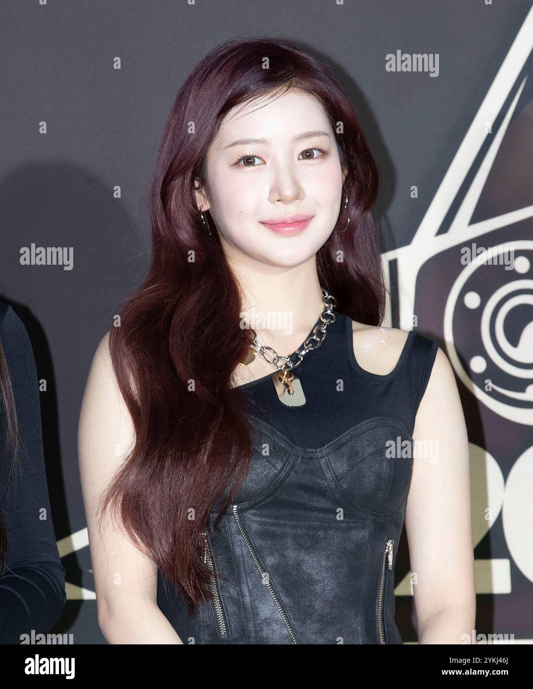 Incheon, South Korea. 17th Nov, 2024. (R to L) Hana, Athena from ...