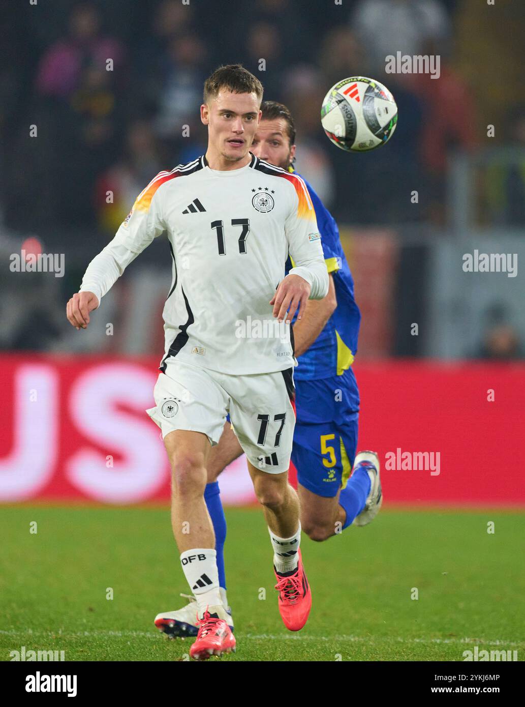 Florian Wirtz, Nr. 17 DFB compete for the ball, tackling, duel, header ...
