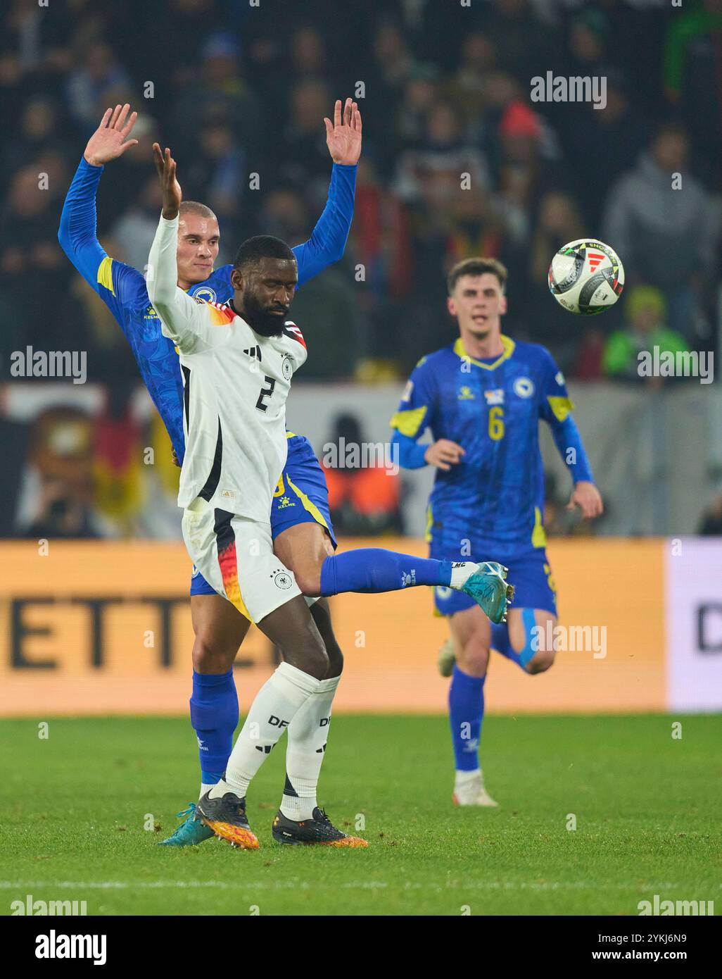 Antonio RÜDIGER, DFB 2 Robert Andrich, DFB 8 compete for the ball ...