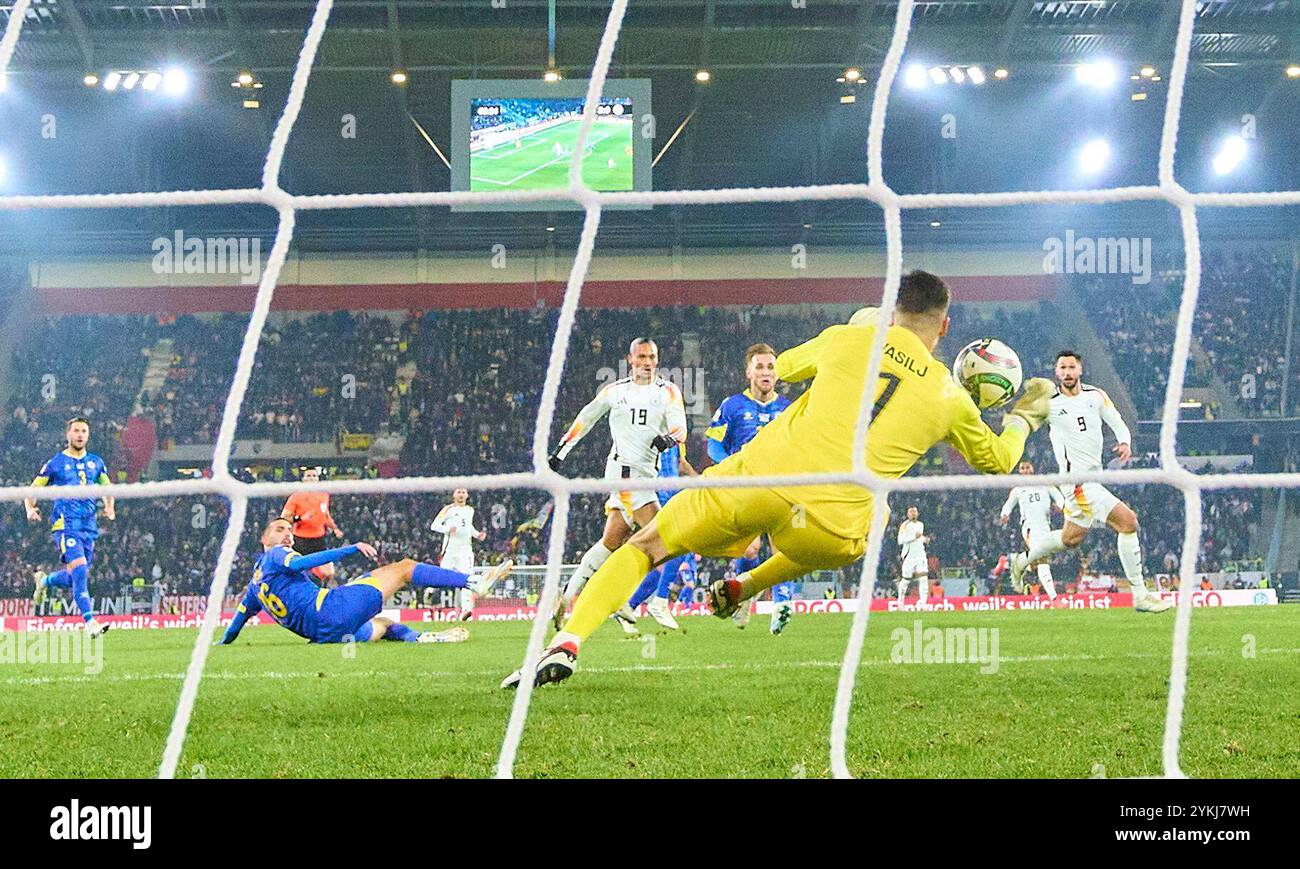 Leroy Sane, DFB 19 scores, shoots goal , Tor, Treffer, Torschuss, 6-0 ...