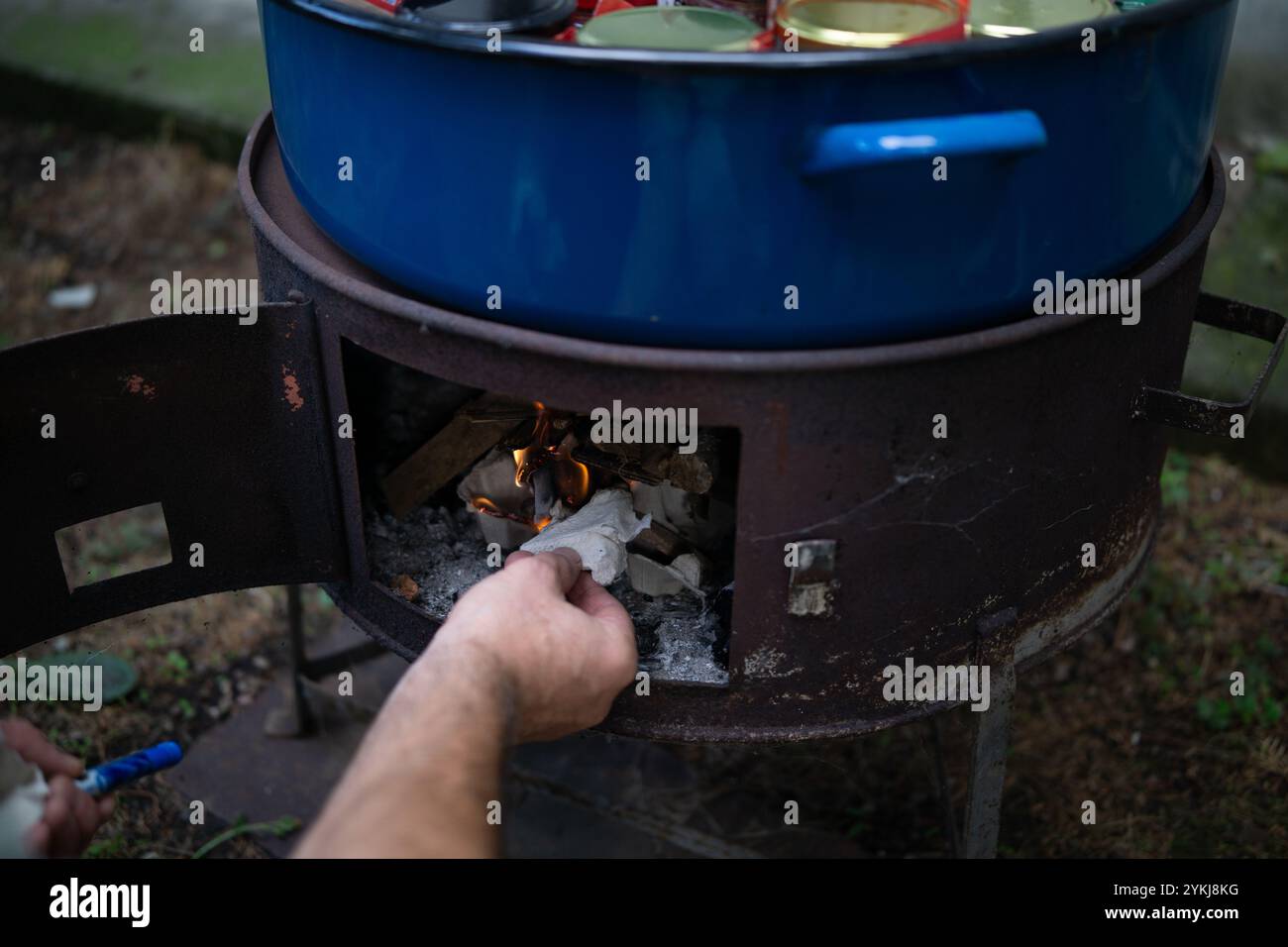 Starting campfire winter hi-res stock photography and images - Alamy