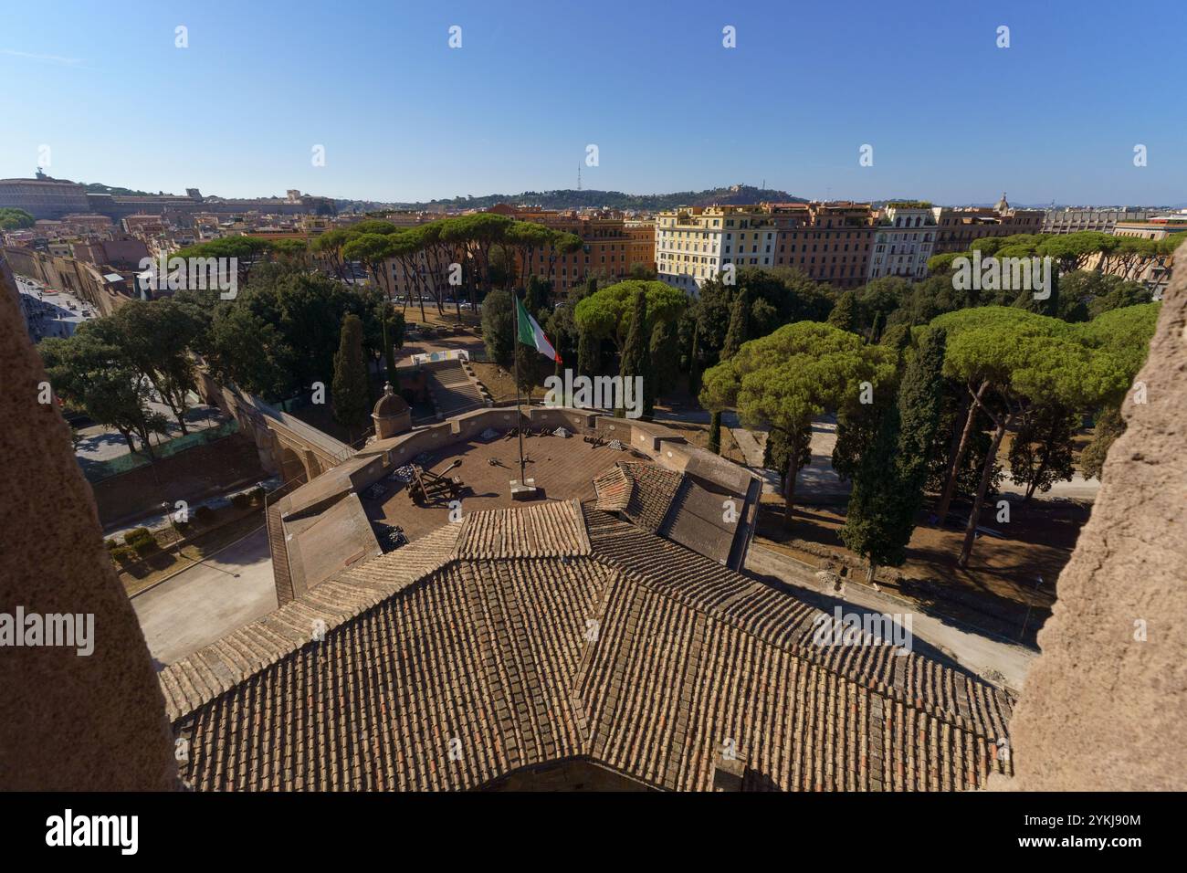 Passetto di Borgo: elevated passage from Castel Sant Angelo to Vatican ...