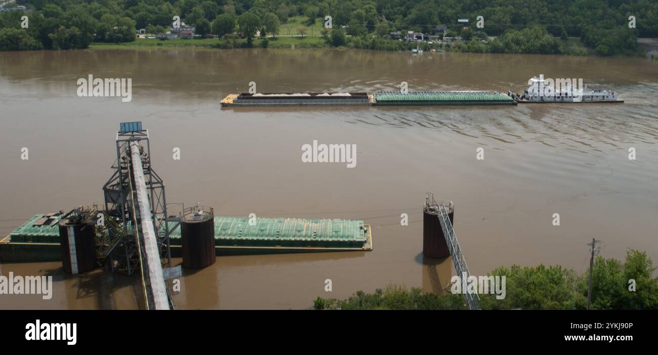 Consolidated Grain and Barge operations at the Riverside Terminal, in ...