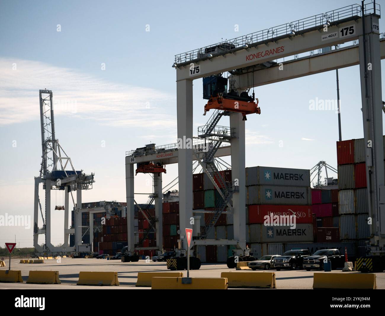 Port of Savannah, GA port facilities, ships and containers in Savannah ...